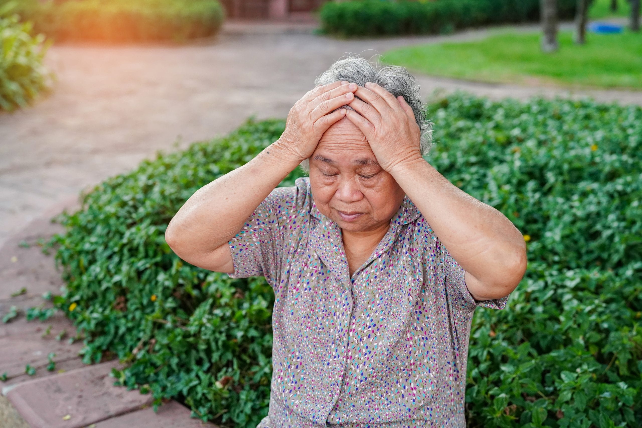 Hidden Signs of Elderly Anxiety and Ways to Calm Them - HealthCreeds